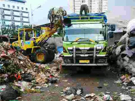 Atasi Sampah, Jakut Tambah 3 Shovel