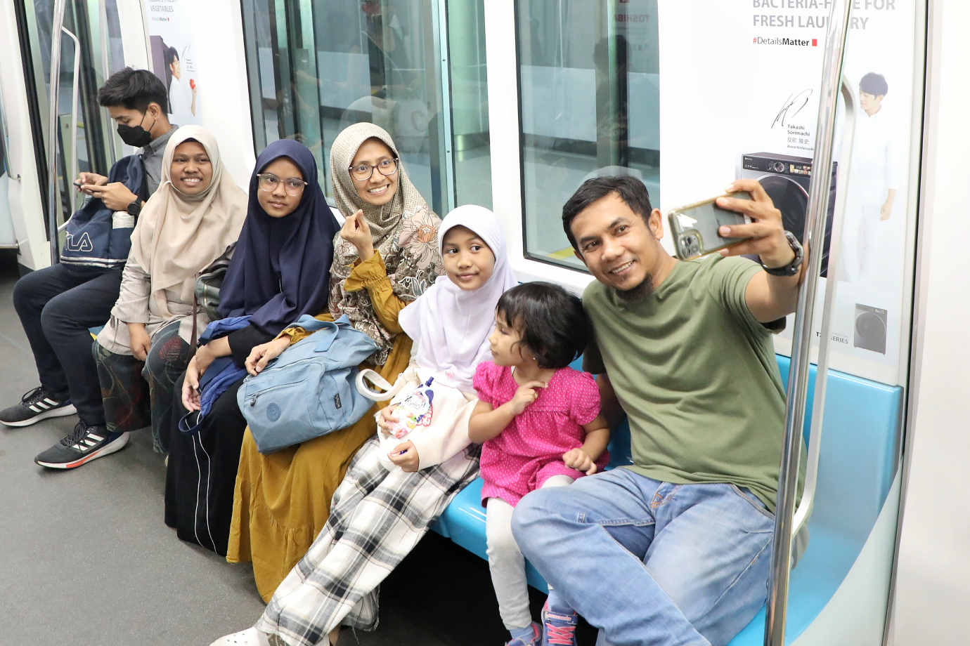 Tarif Spesial MRT, Transjakarta dan LRT Jakarta Sambut Tahun Baru 2025 | Beritajakarta.id