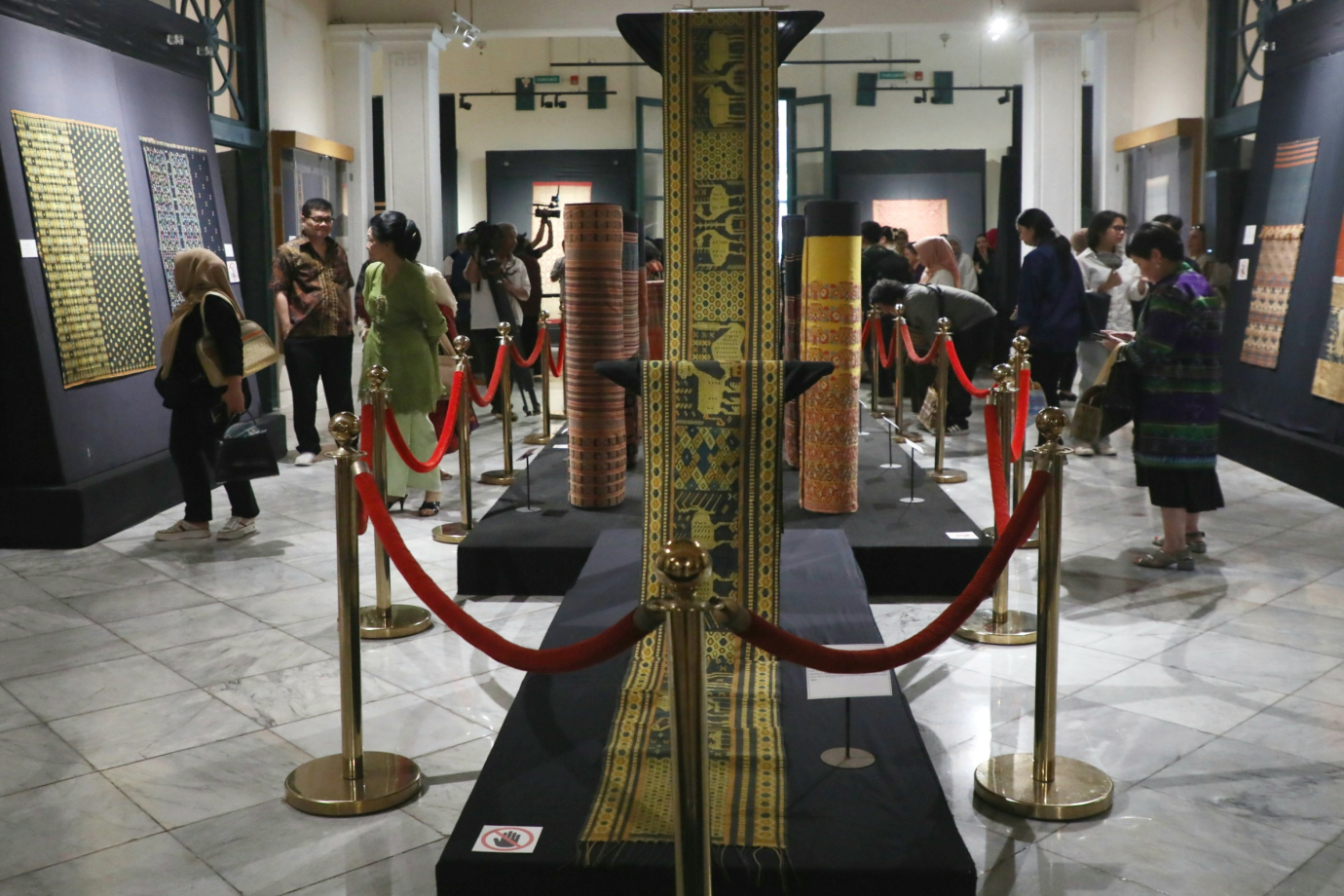 Museum Tekstil Jakarta Pamerkan Kain Songket Indonesia | Beritajakarta.id